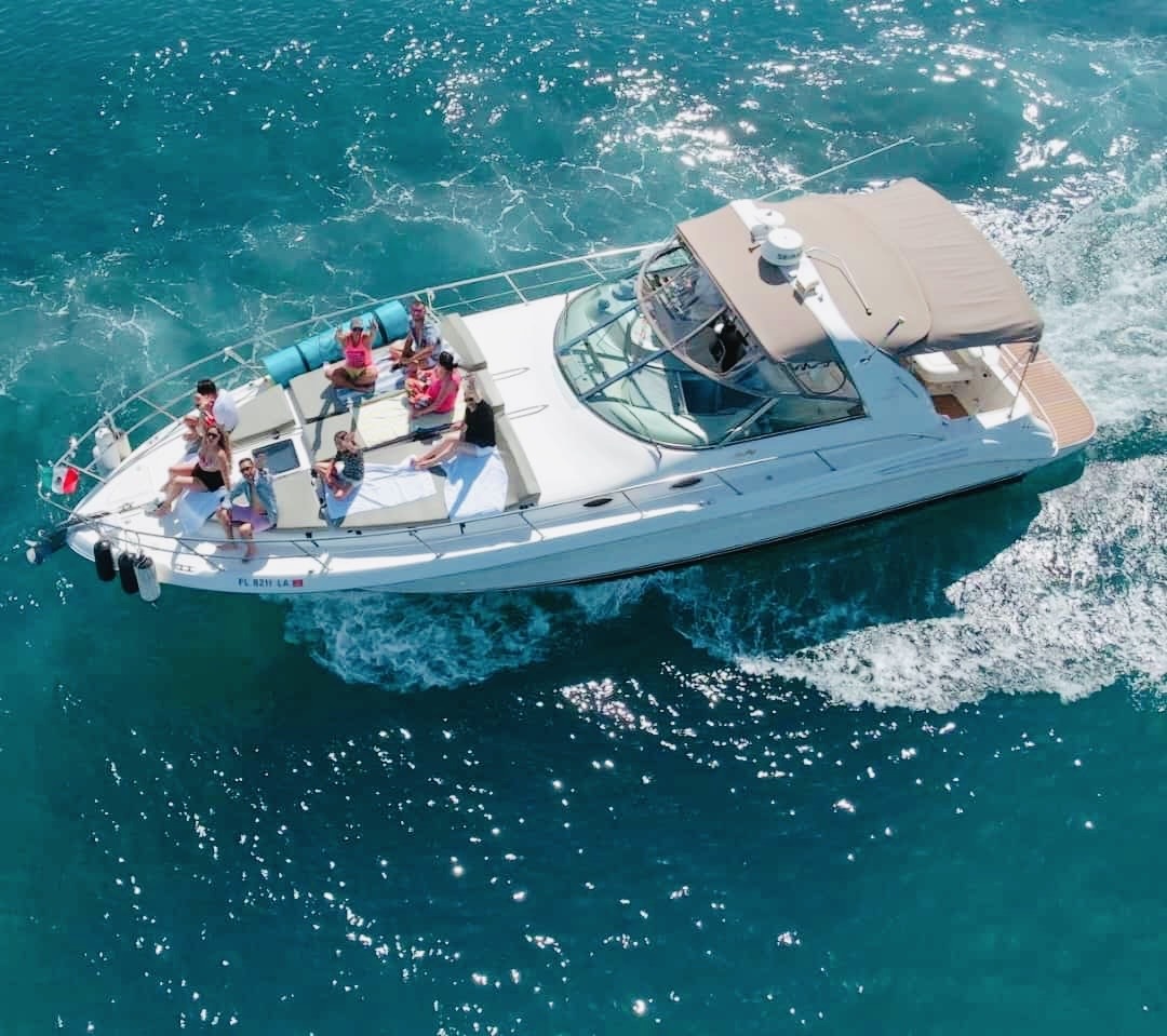 42ft Sea Ray Riomaggiore yacht in Cancun