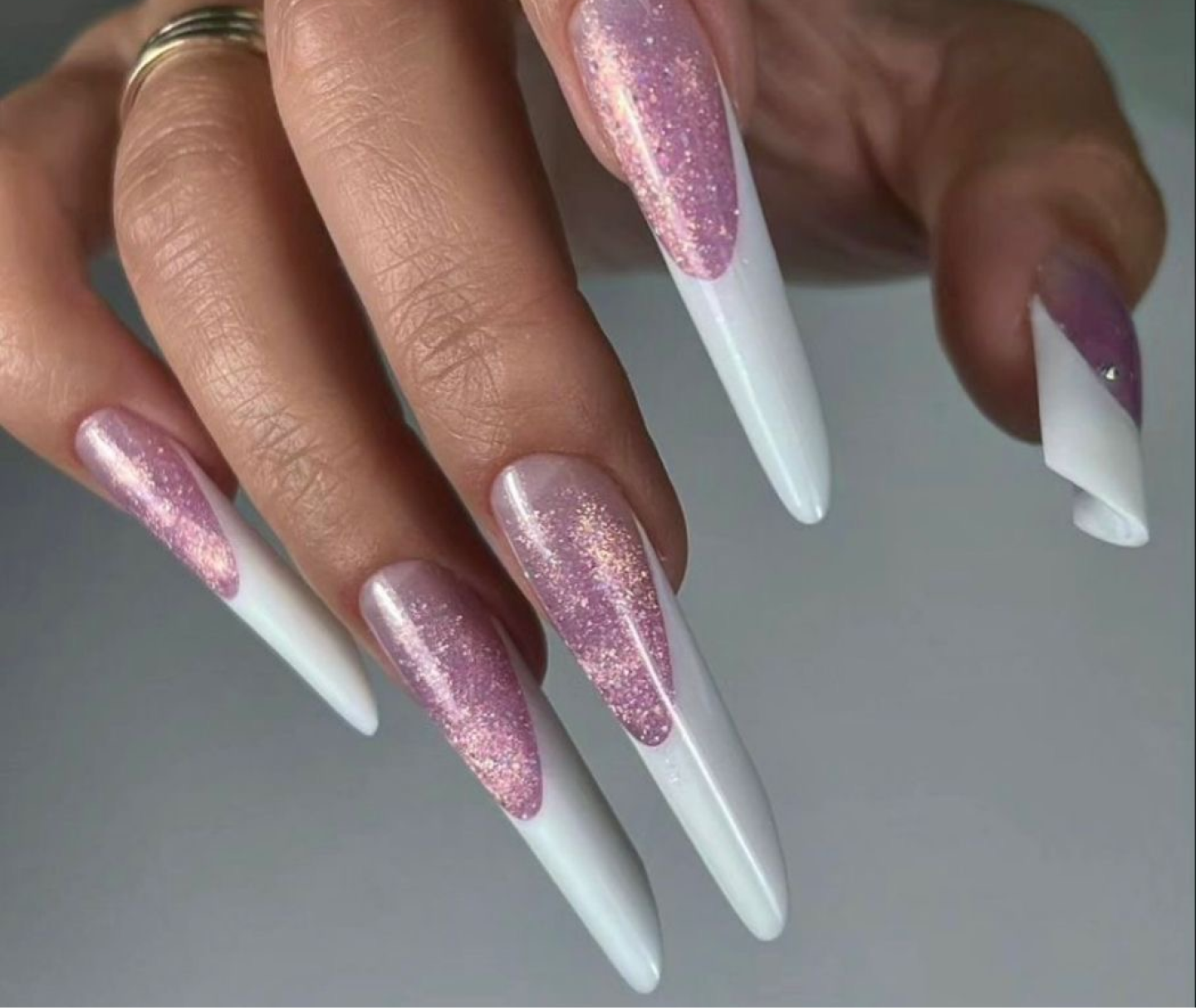 Unghie lunghe: idee, forme trendy e come prendersene cura | Nails Secrets