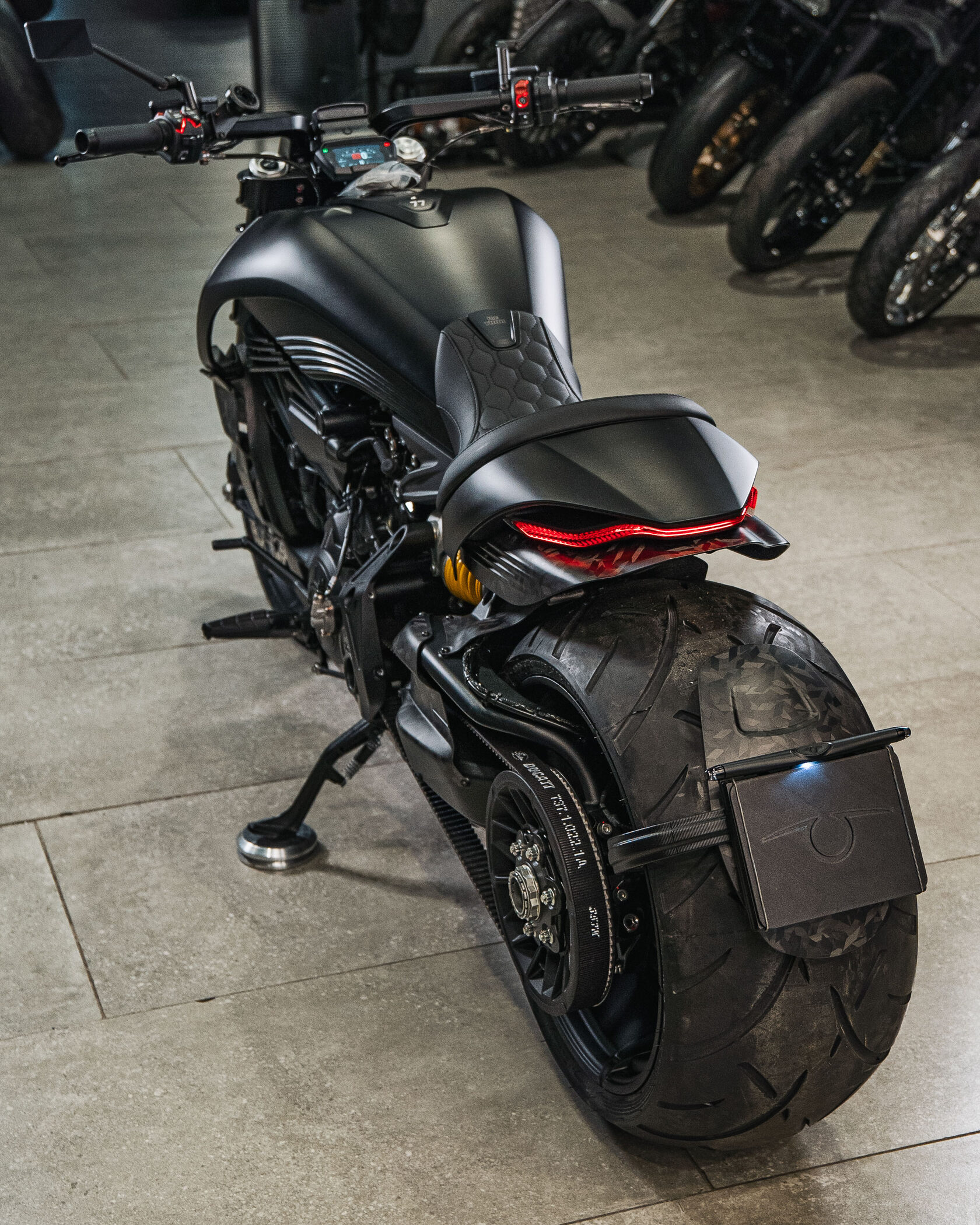 ALIENSE by BOX39 — Futuristic Custom Motorcycle Built in Dubai