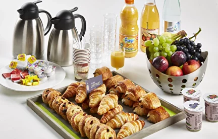 Coffee Break Catering in Toronto - Refreshing Breaks for Meetings and ...
