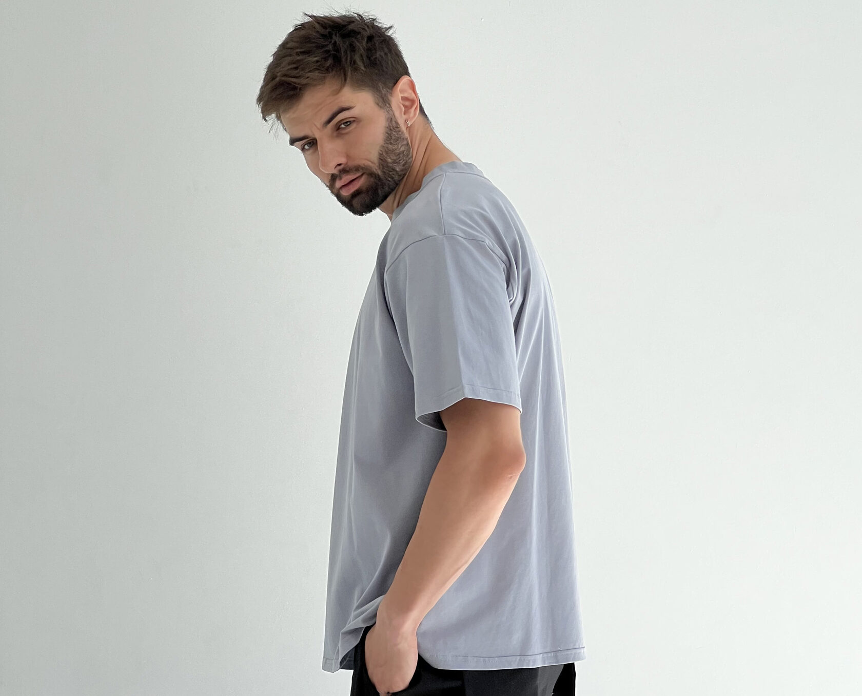 ION Clothes - магазин чоловічого одягу від українського бренду