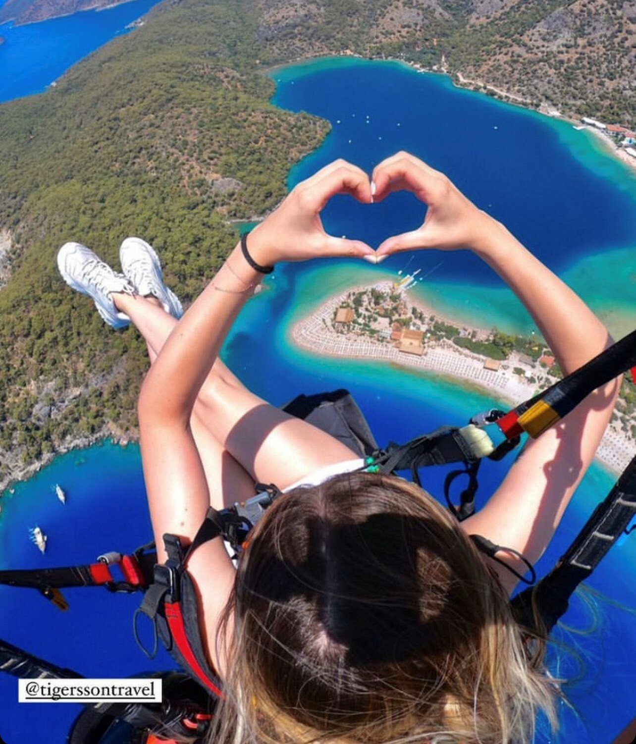 fly-oludeniz-paragliding-in-oludeniz