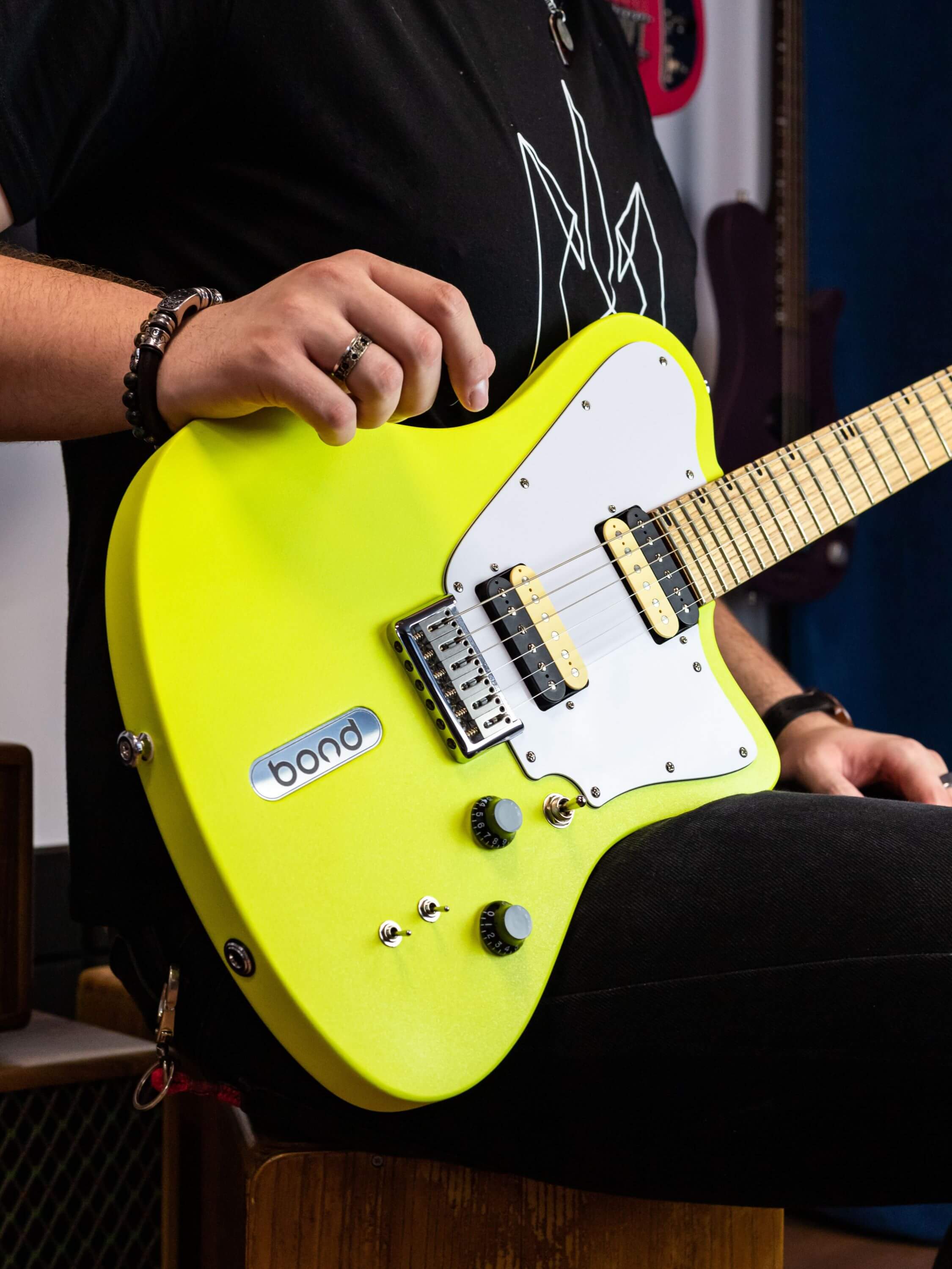 Bond Guitars | ﻿Custom Guitars and Basses
