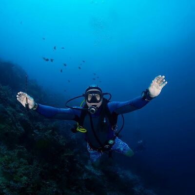 Scuba Diving Philippines, Panglao, Bohol. Tropical divers.