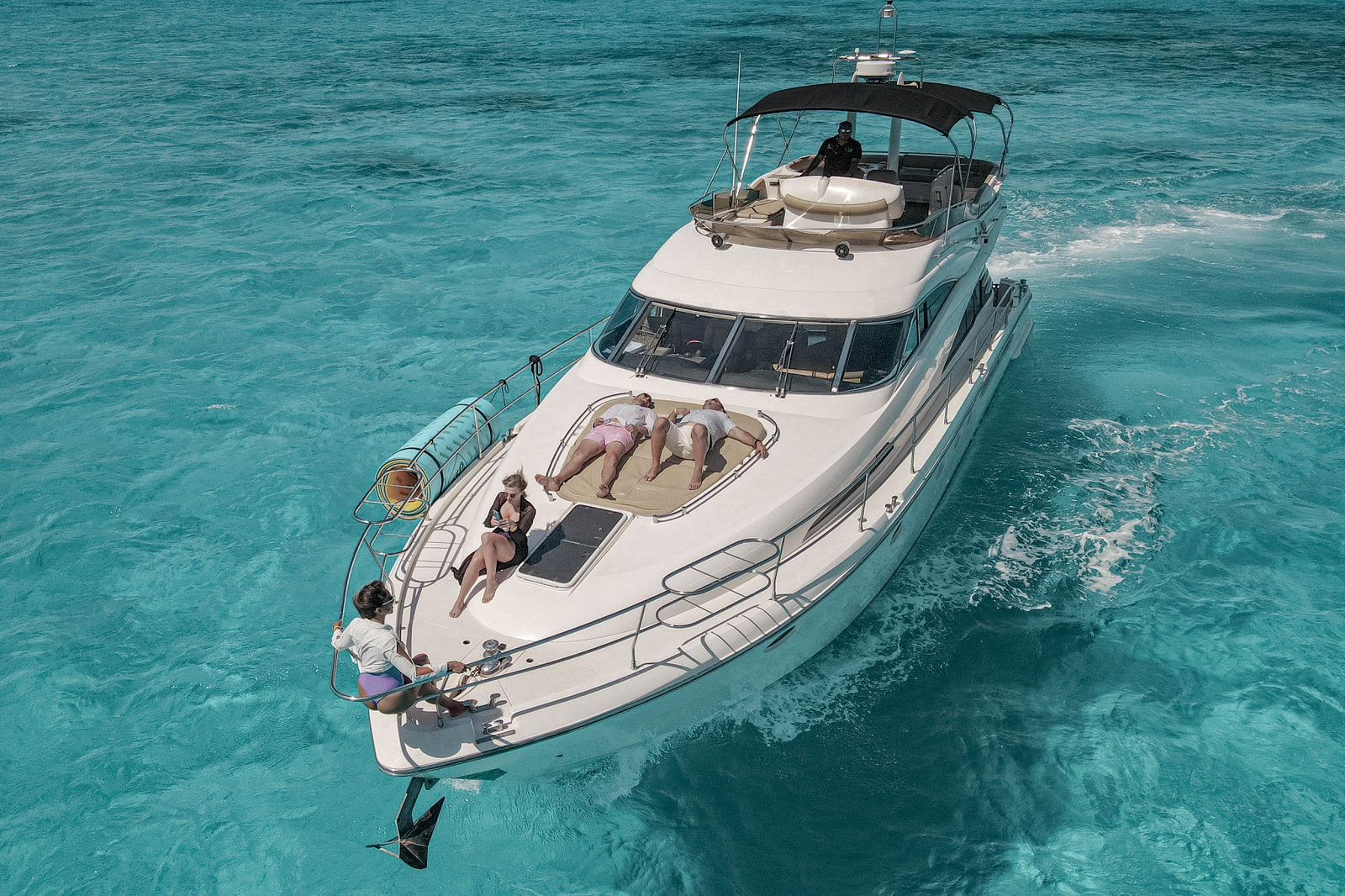 65ft Fairline Belleza flybridge yacht in Cancun