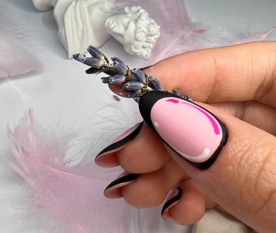 Manicure russa: cos’è, vantaggi e perché tutte le nail artist la amano ...