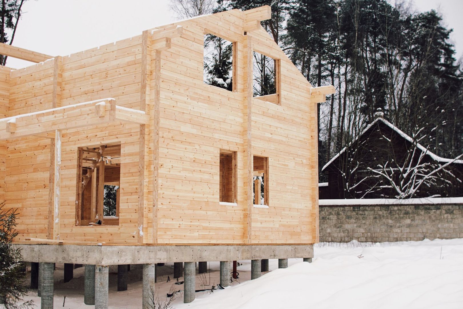 Construction of log homes | Log Home kits assembly | Turnkey ...