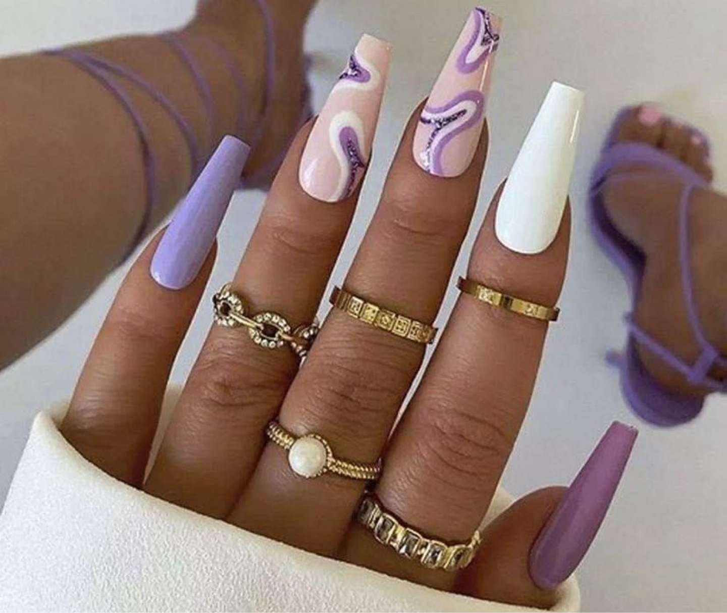 Unghie lunghe: idee, forme trendy e come prendersene cura | Nails Secrets