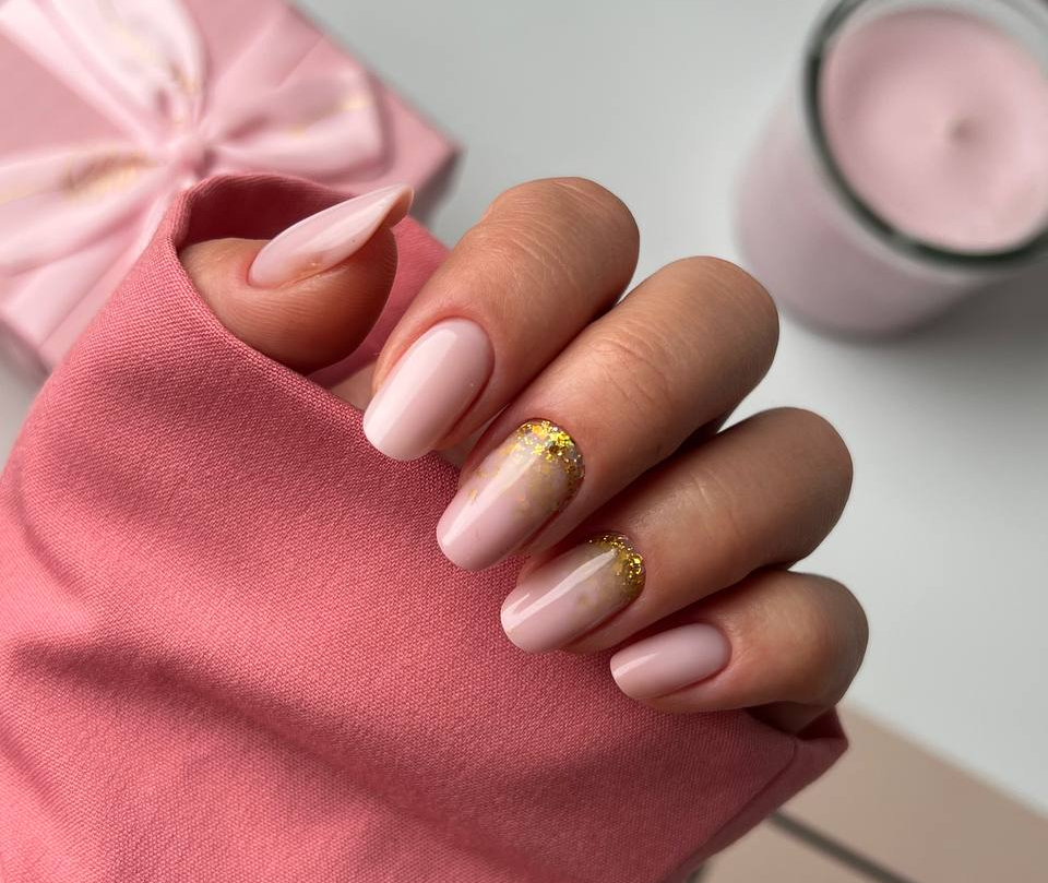Manicure russa: cos’è, vantaggi e perché tutte le nail artist la amano ...
