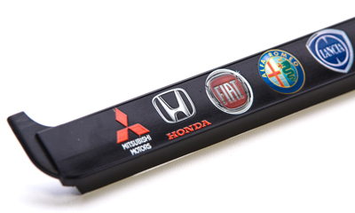 Suporturi personalizate pentru numere auto / Specialist Nr. 1 în ...