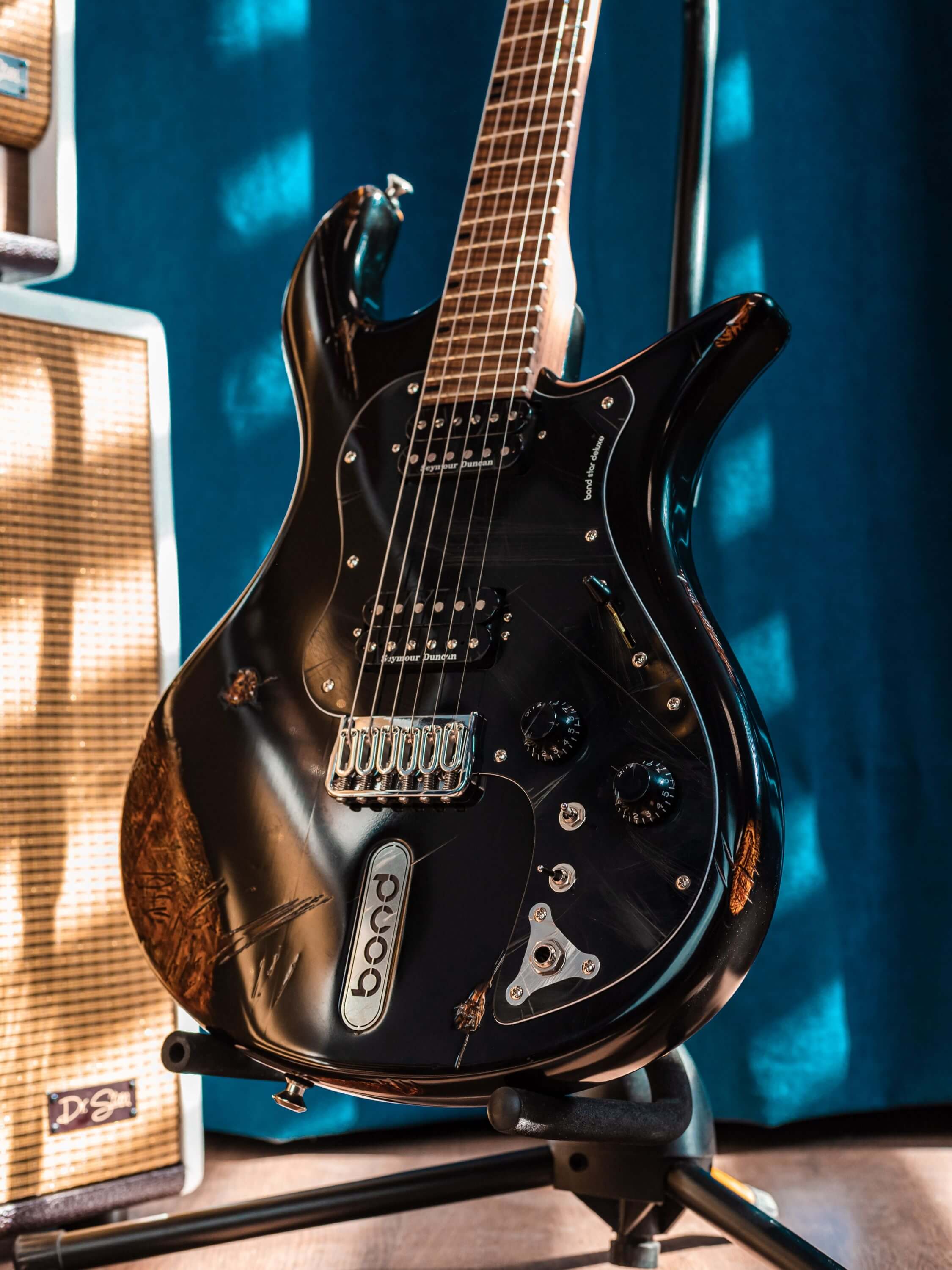 Bond Guitars | ﻿Custom Guitars and Basses