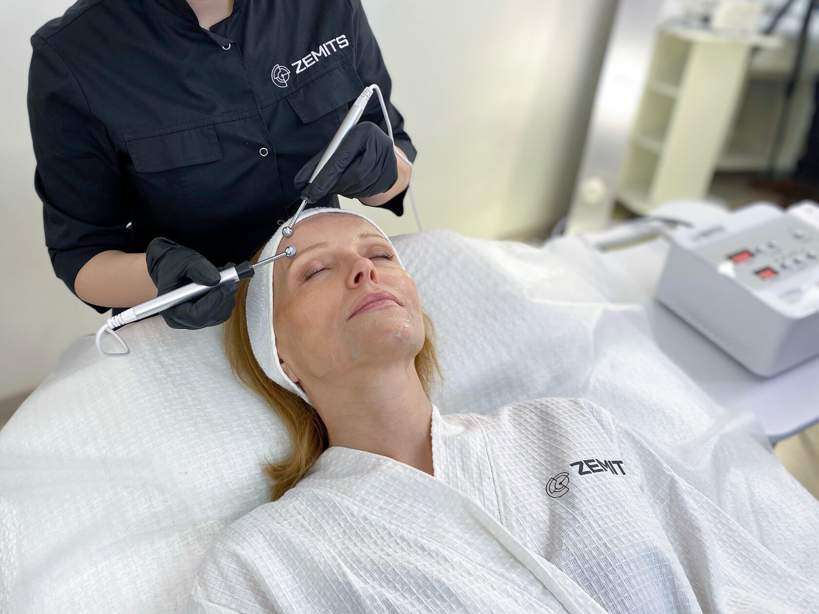 Terapia de microcorrientes: todo sobre el procedimiento y más