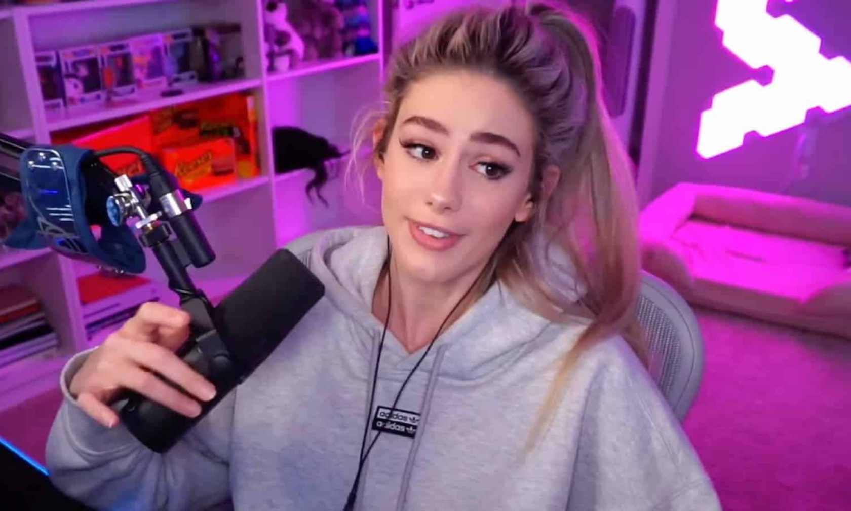 Top 20 Female Twitch Streamers to Watch in 2025 | Influencer Marketing Guide