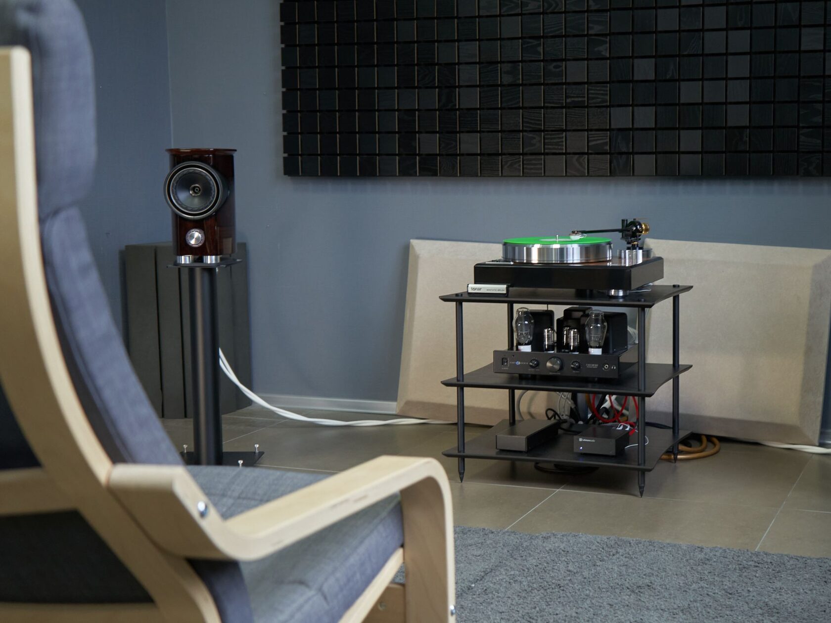 Chord Electronics Mojo 2 and Poly Premium Leather Case