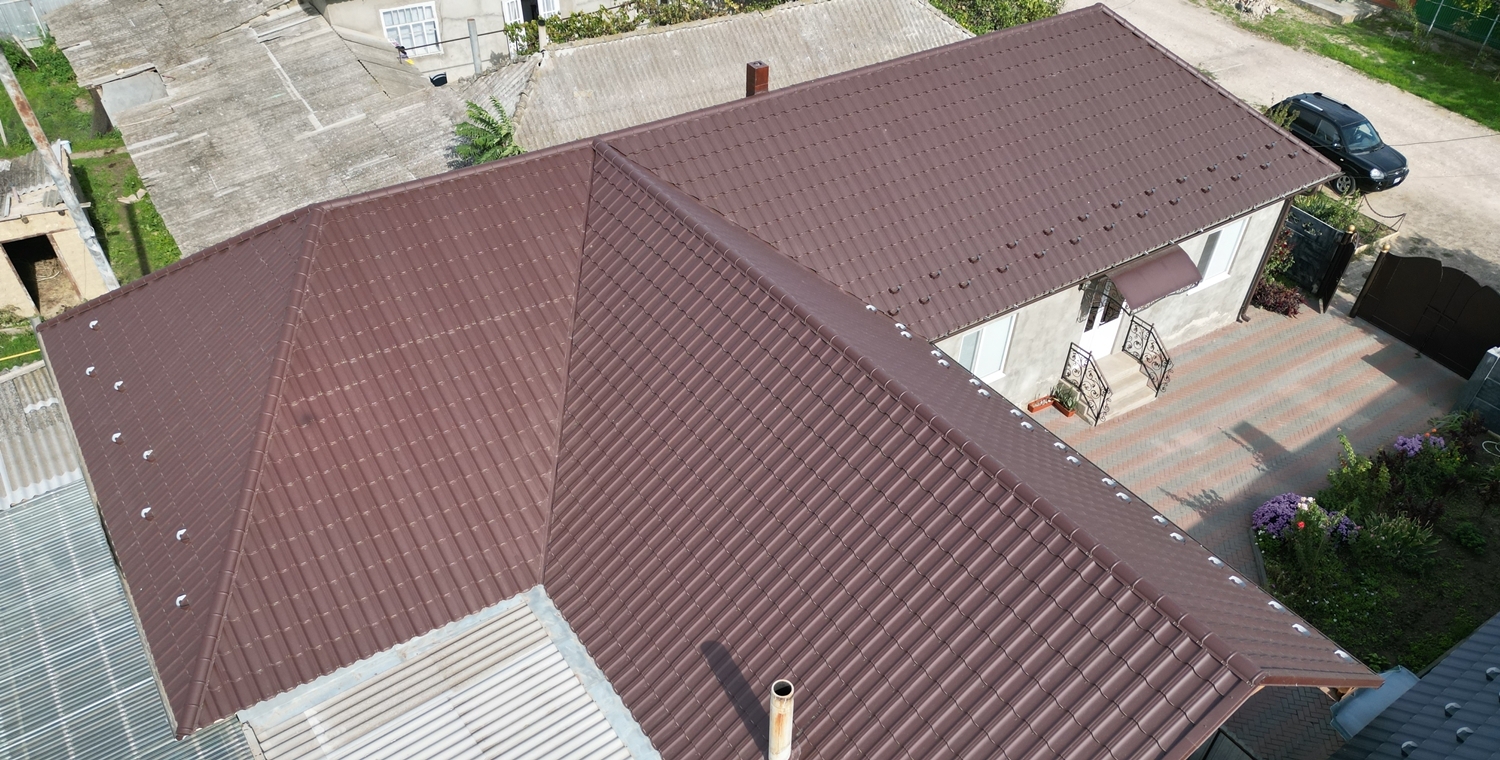 Țigla metalică Roofart Arctica, SSAB RAL 8017, Congaz | flix