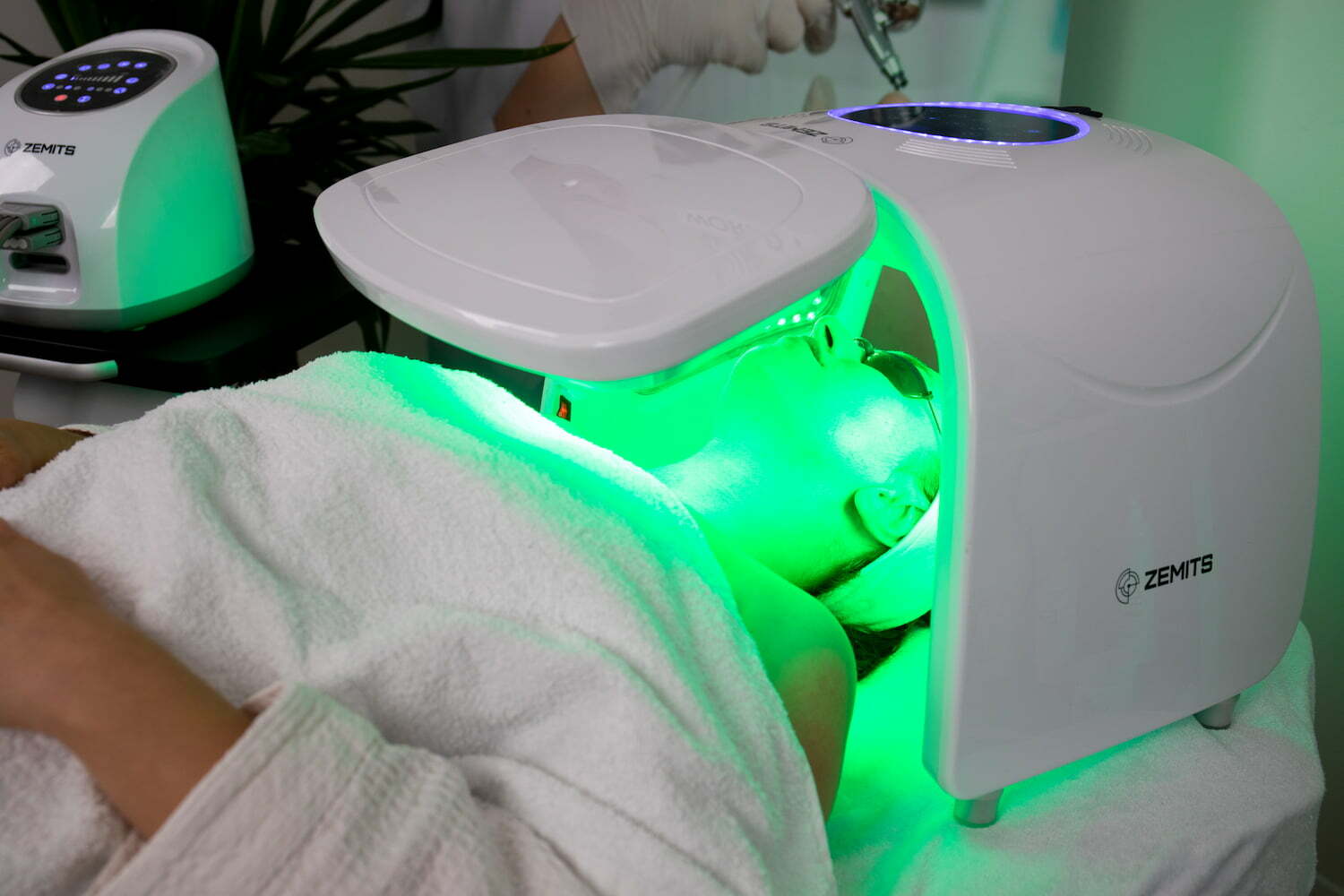 Zemits EstiLED New LED Light Therapy System with laser lights for Sale ...