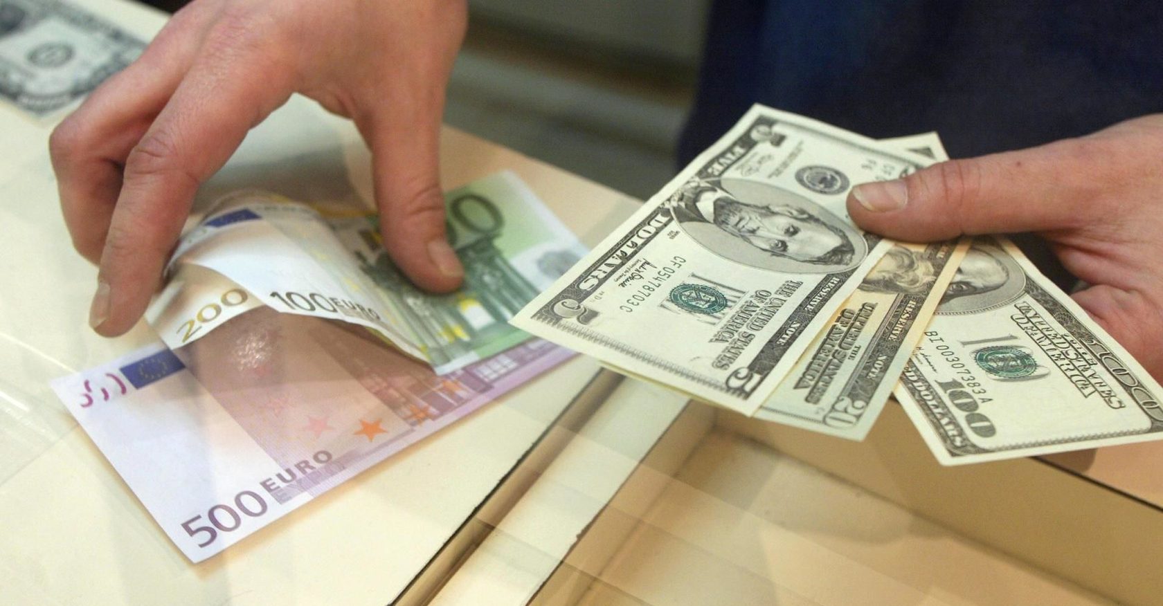 Chat-bot for currency exchange