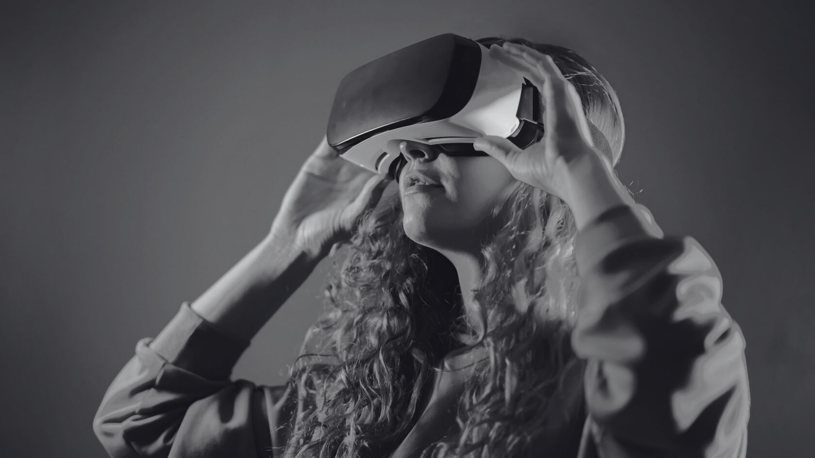 Revolutionising Fashion Retail: Virtual Fitting Rooms with VR Technology