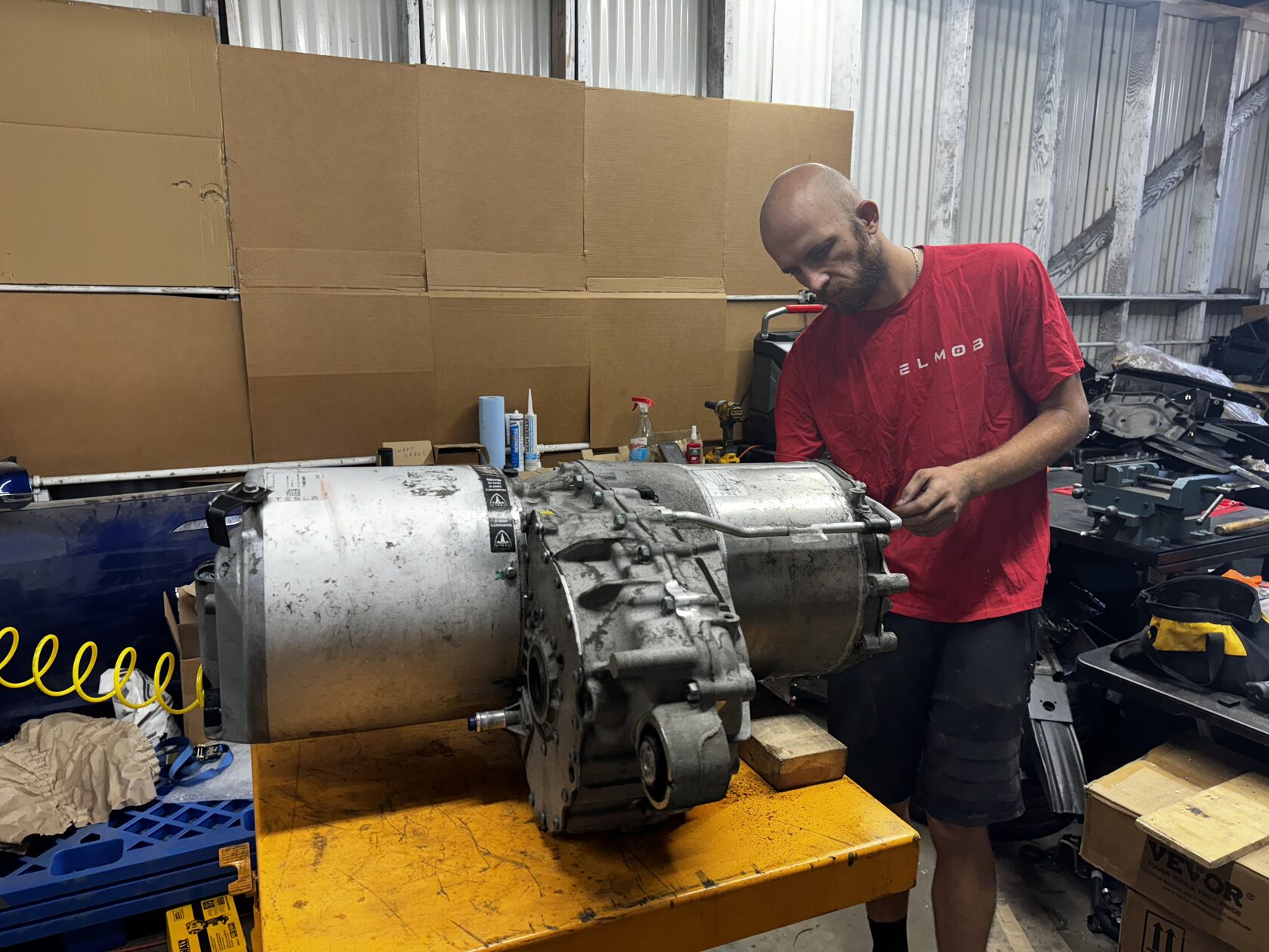 ELMOB - Tesla LDU (Large Drive Unit) coolant leak repair