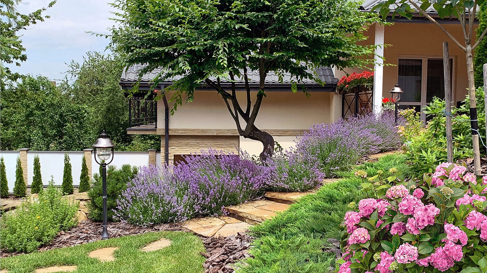 ᐈ Turnkey landscape design studio in Lviv - designer Andriy Nyayko