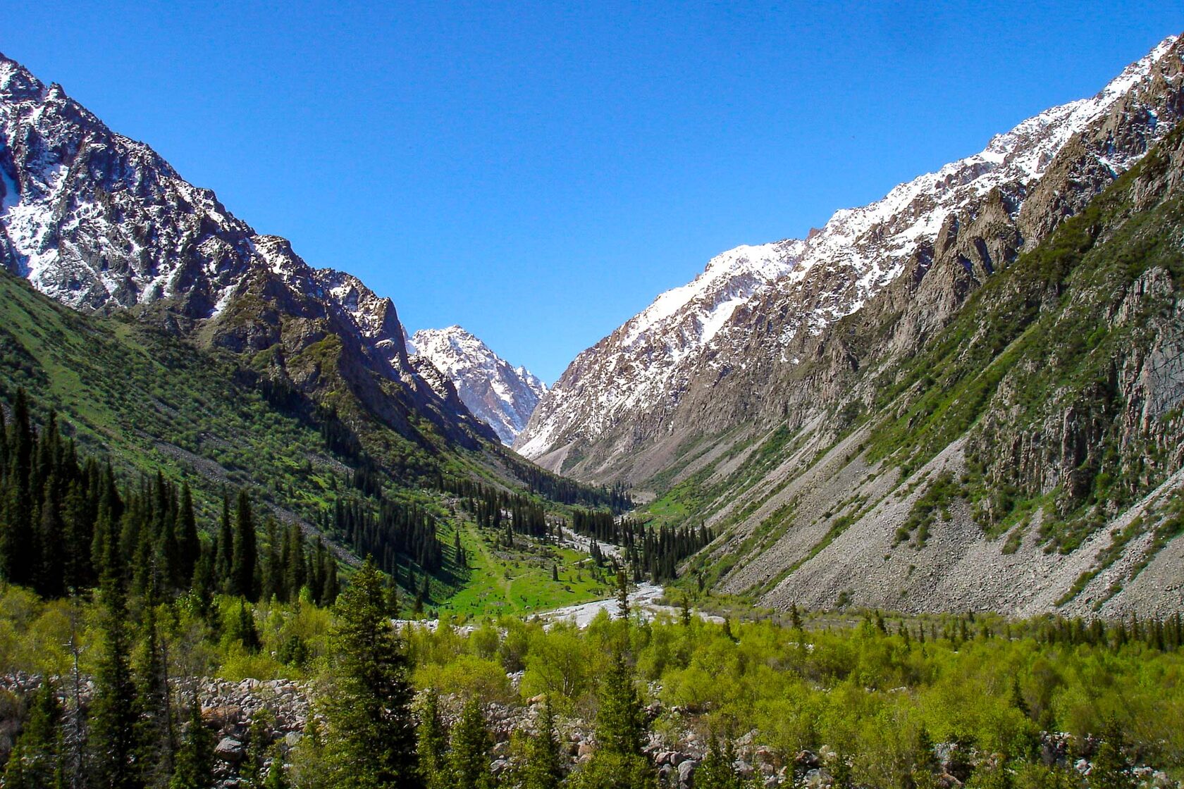 Amazing hike to the Ala-Archa National Park